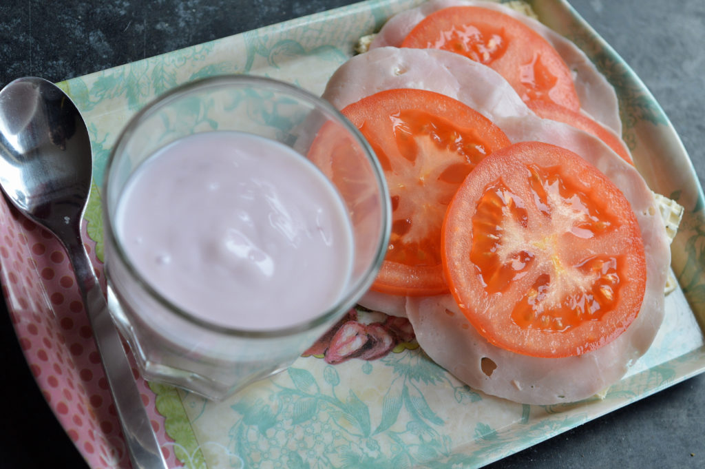 Mellis med smörgåsrån & yoghurt