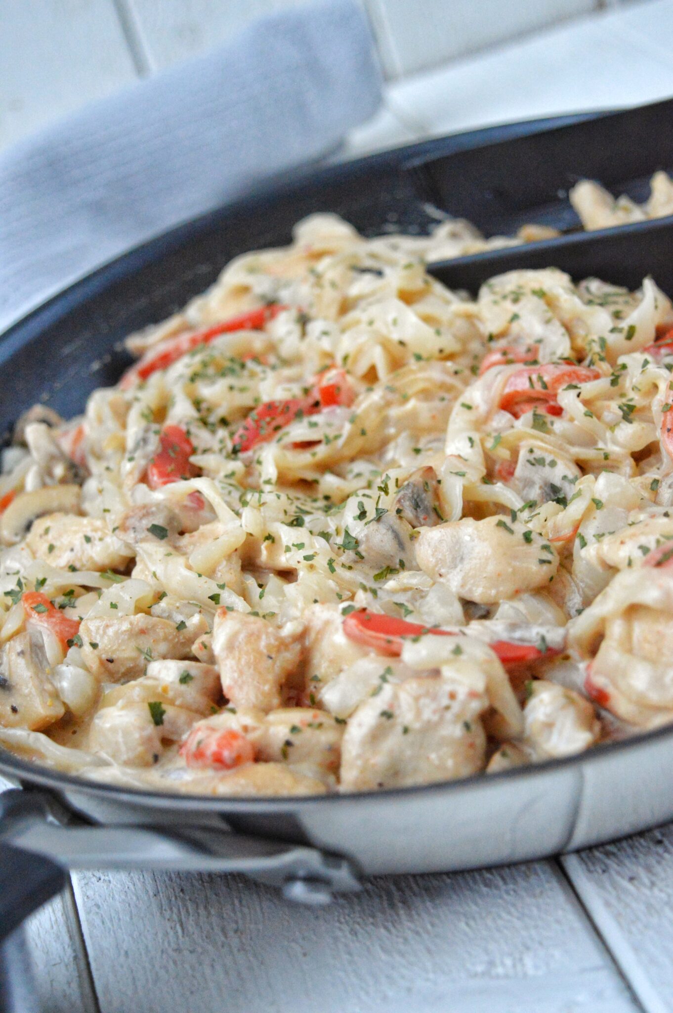 Kycklingpasta med paprika & svamp