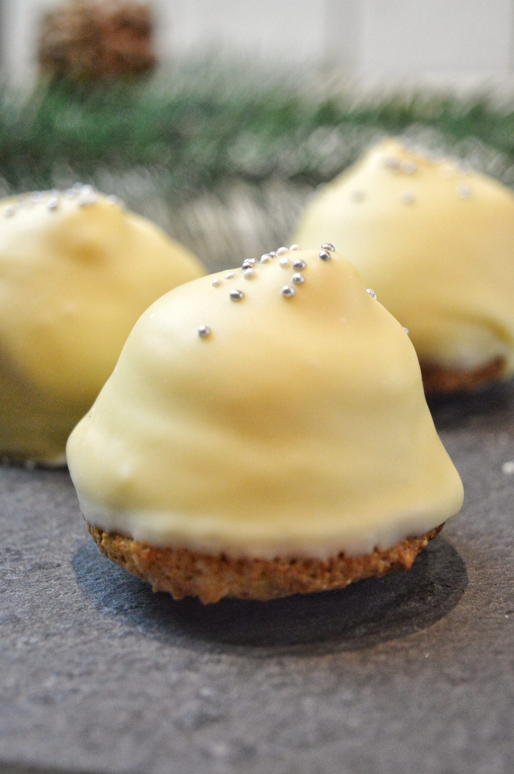 Saffransbiskvier med cheesecakefyllning